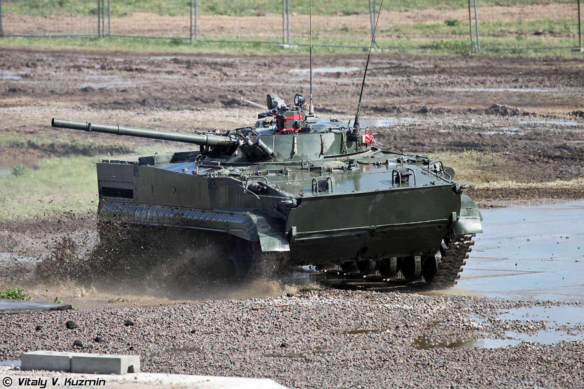 Russia Continues to Strengthen its Army in Ukraine with Delivery of New Batch of BMD-4M and BMP-3
